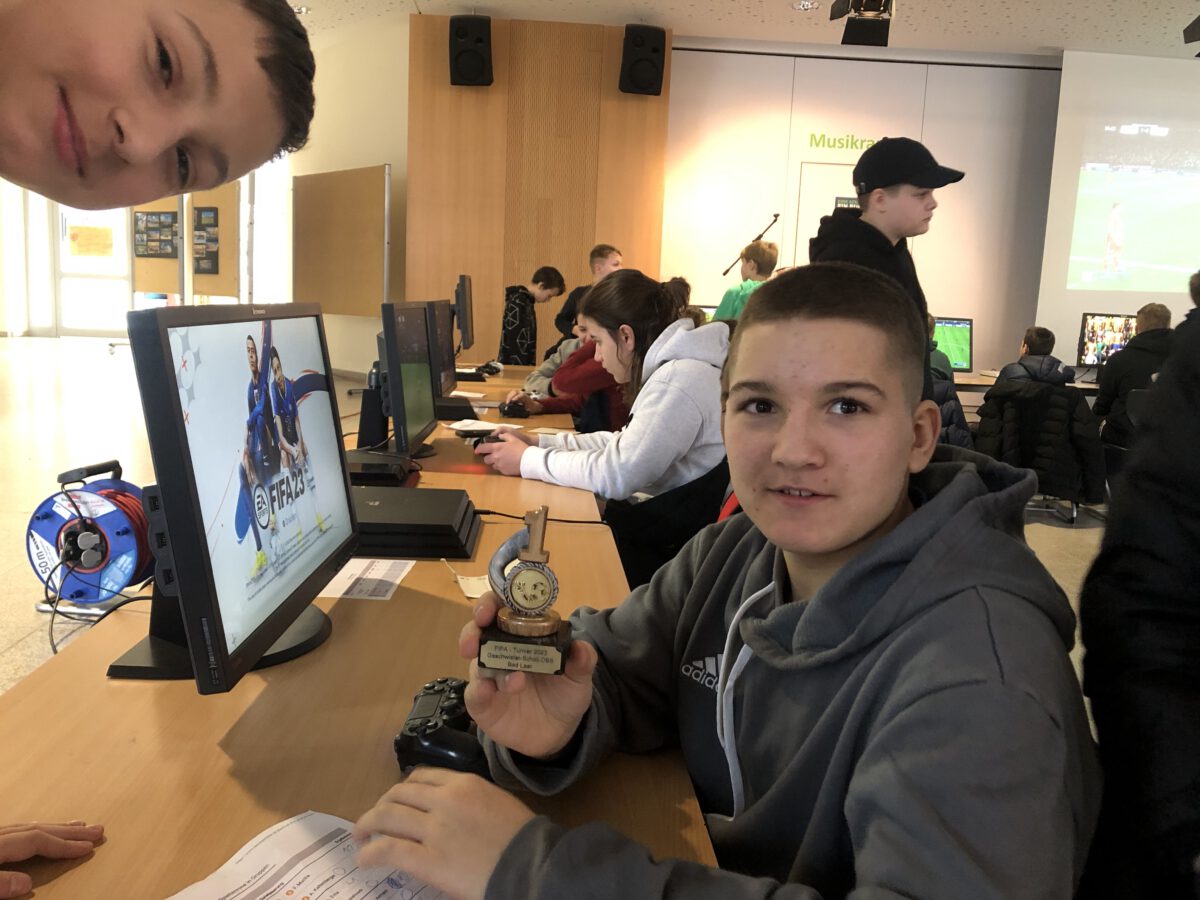 FIFA Turnier 2023 – Niklas Bober und Andrei Zota belegen die ersten ...